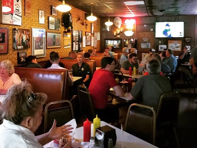 Matt's Bar and Grill 8