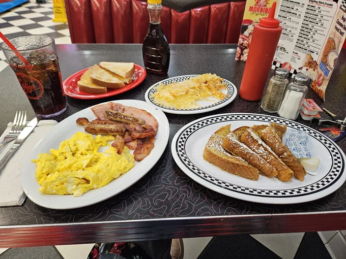 Mega Classic Diner 6