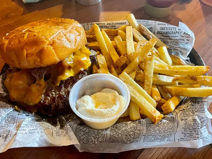 Meister's Bar & Grill 4