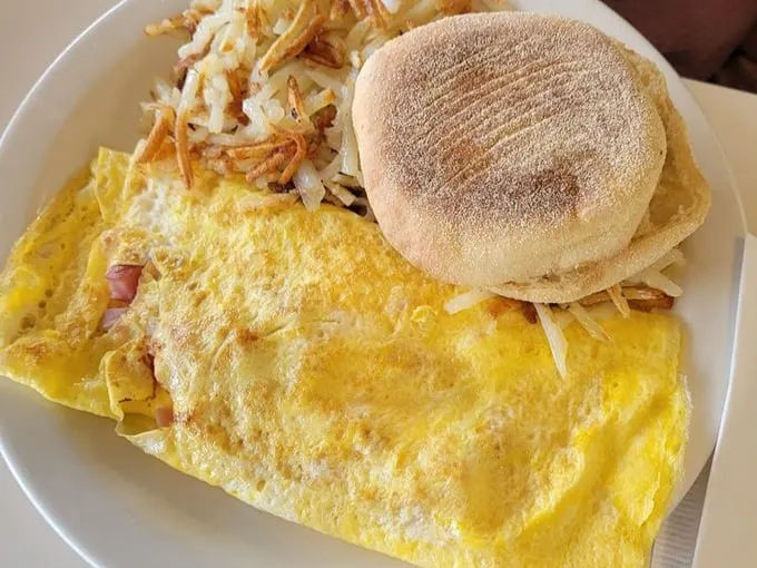 Merry Ann's Diner 4