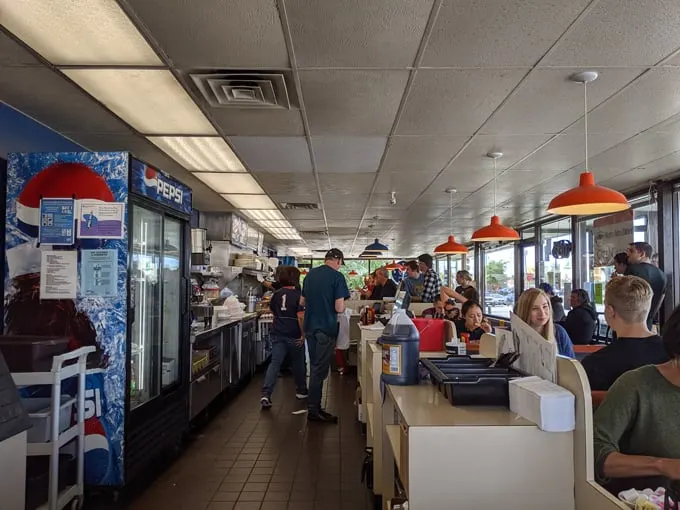 Merry Ann's Diner 9