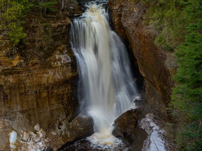 miners falls 3