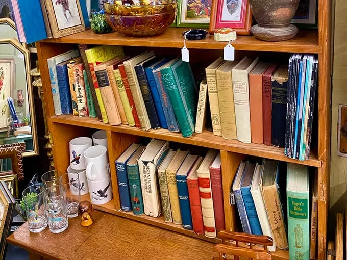 Moorhead Antique Mall 9