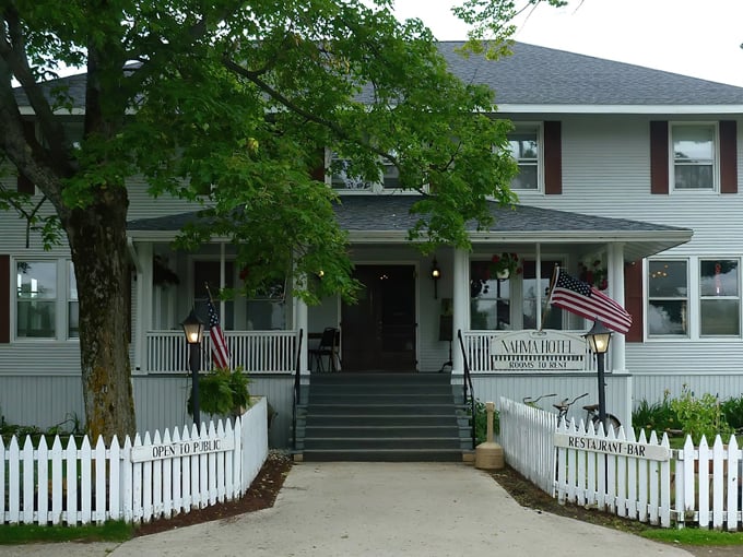 Nahma Inn 1