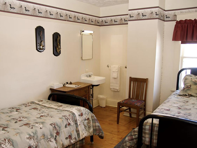 Nahma Inn 2