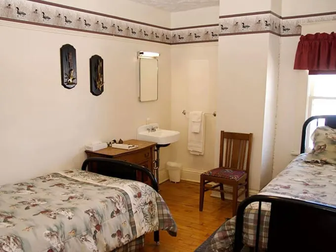 Nahma Inn 2