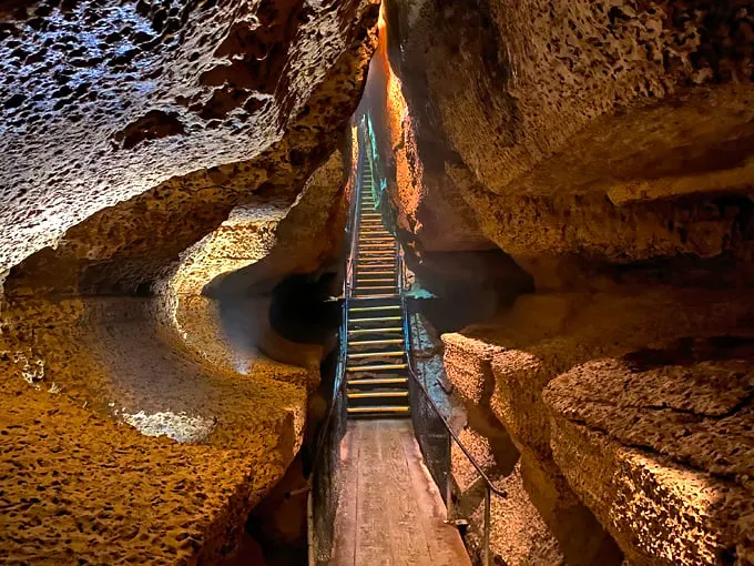 Niagara Cave 1