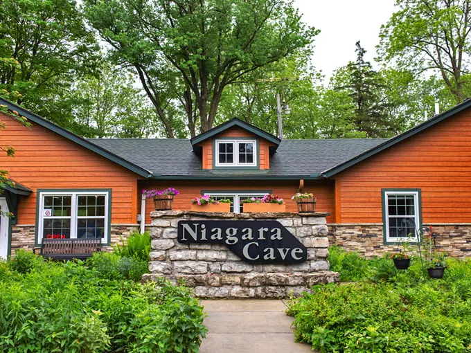 Niagara Cave 3
