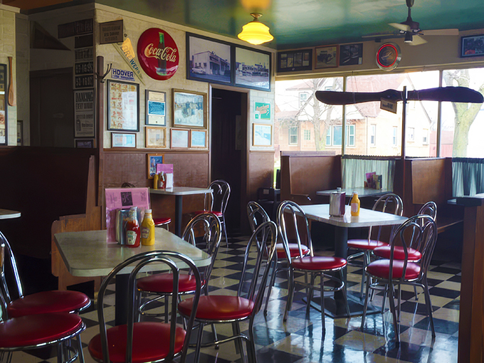 Nite Owl Drive-In Ice Cream Parlor & Sandwich Shoppe 9