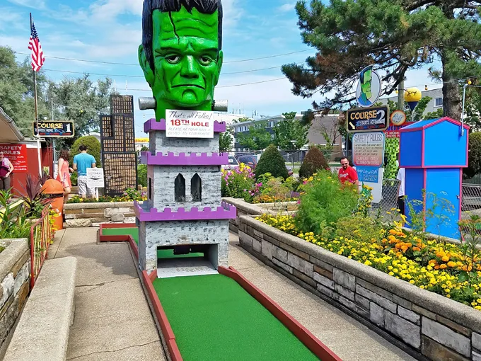 Novelty Golf & Games 1