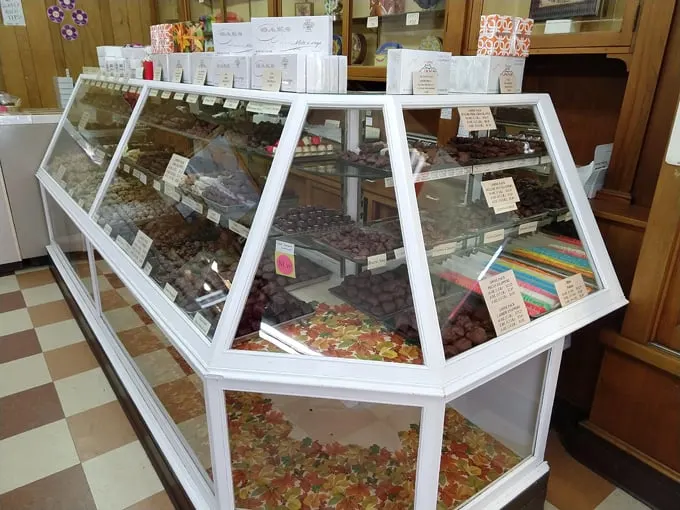 Oaks Candy Corner 5