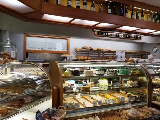Oliver T's Market 6