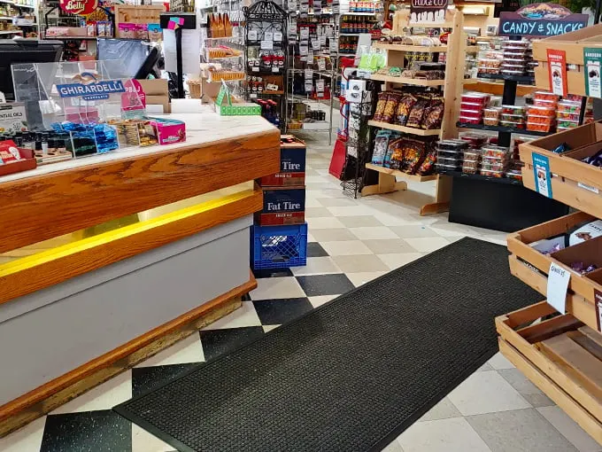 Oliver T's Market 9
