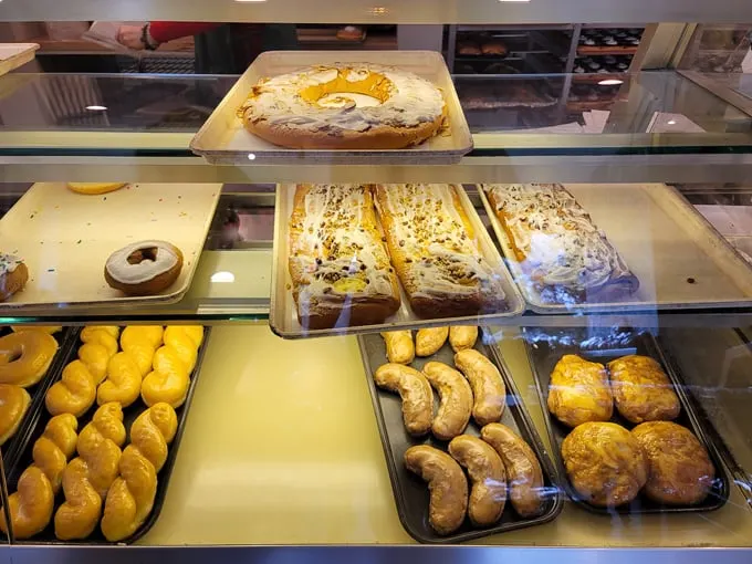 Paielli’s Bakery 8