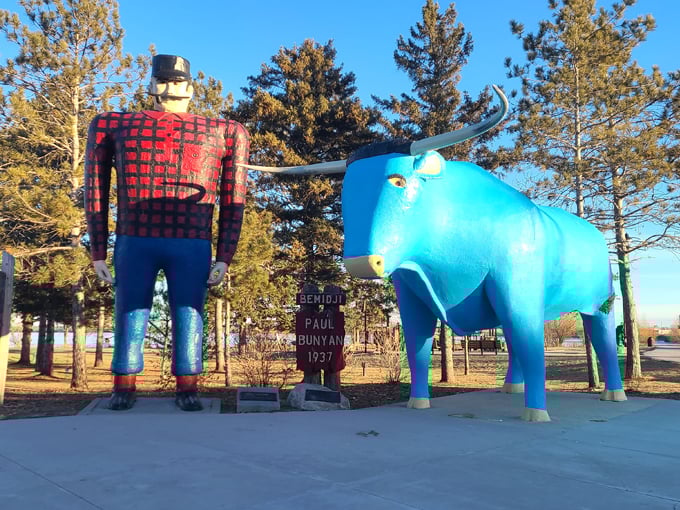 Paul Bunyan & Babe the Blue Ox Statues 2