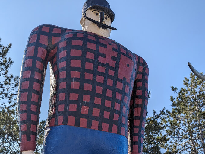 Paul Bunyan & Babe the Blue Ox Statues 3