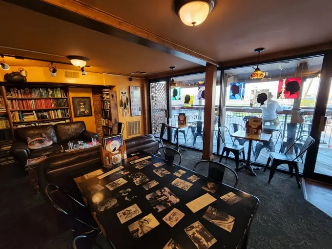Raven Café (Port Huron)