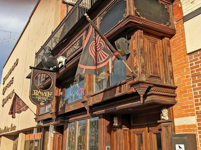 Raven Café (Port Huron)
