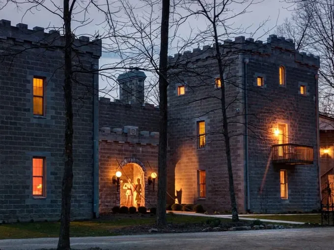 Ravenwood Castle 8