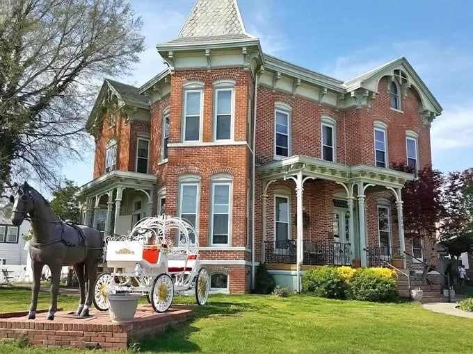 Riverview Mansion 1