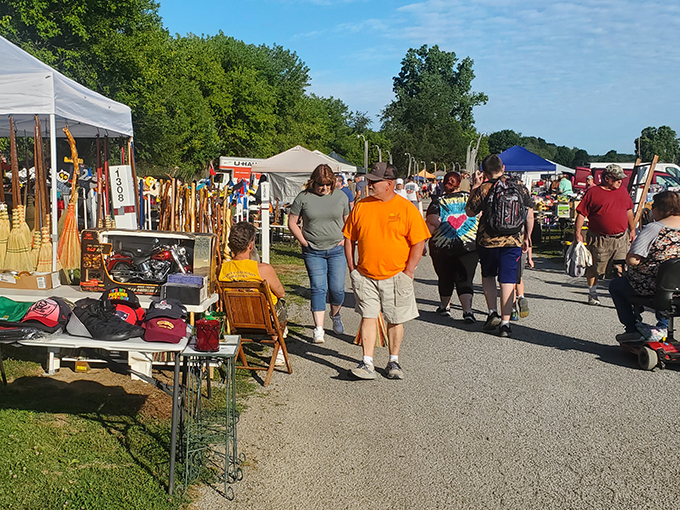 Rogers Flea Market & Auctions 6