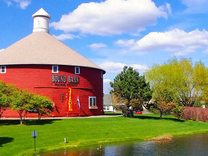 Round Barn Trading Company 1