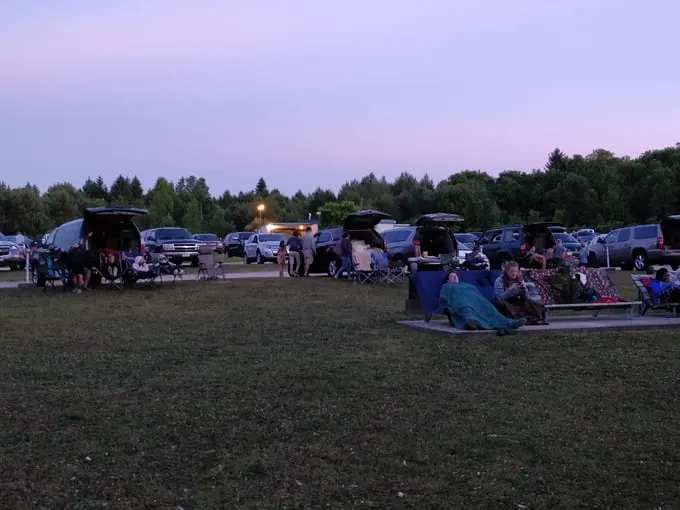 Skyway Drive-In Theatre  4
