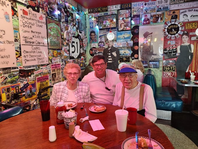 Speedtrap Diner 8