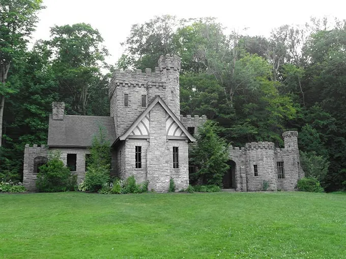 Squire's Castle 8