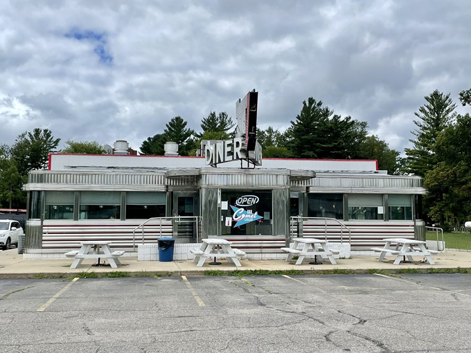 Comet Classic Diner & Creamery 8