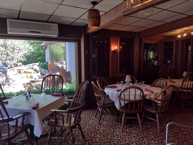 The English Inn 8