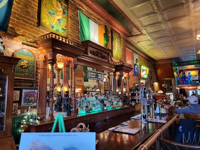the legendary monarch public house 4