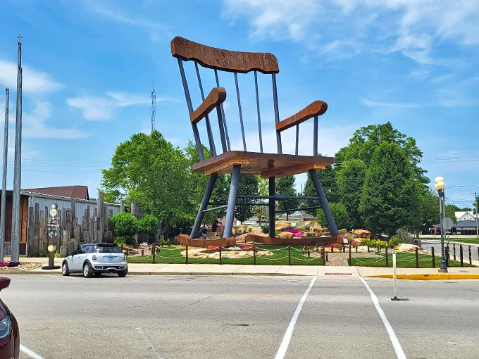 The World's Largest Mailbox 6