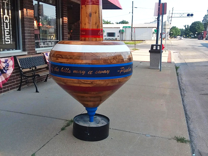 The World's Largest Mailbox 8