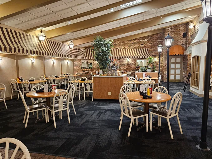 Tobie’s Restaurant & Bakery 8