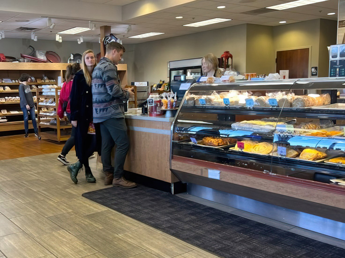 Tobie's Restaurant & Bakery 9