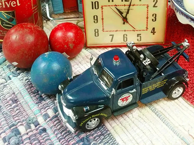 Treasures-n-Tiques 5
