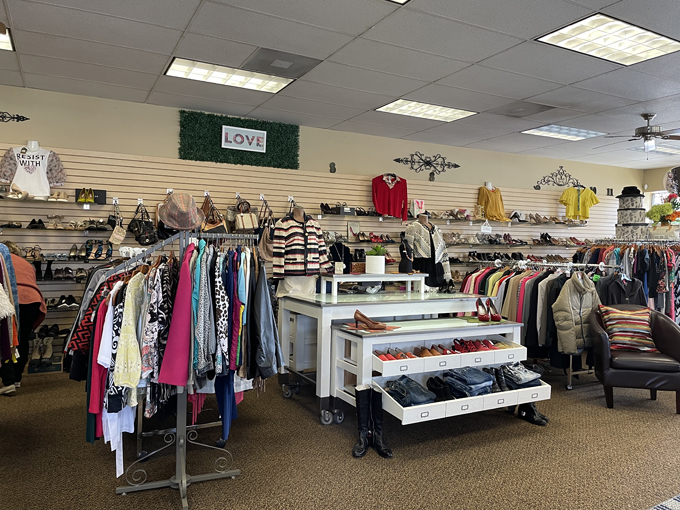 Trouve Boutique Resale (Shelby Township) 2