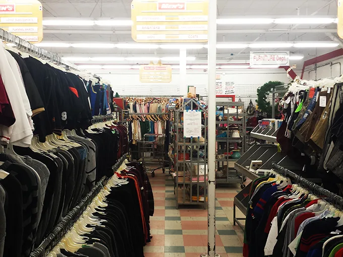 Village Discount Outlet 2