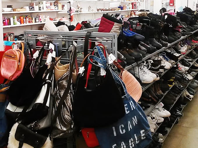 Village Discount Outlet 3