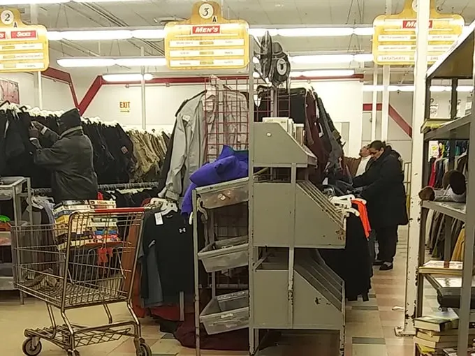 Village Discount Outlet 6