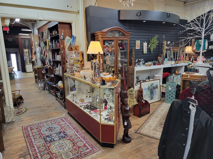 Warehouse One Antiques & Collectibles 2