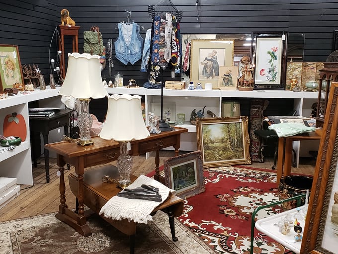 Warehouse One Antiques & Collectibles 7