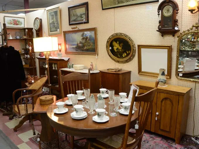 Waukesha Antique Mall 3