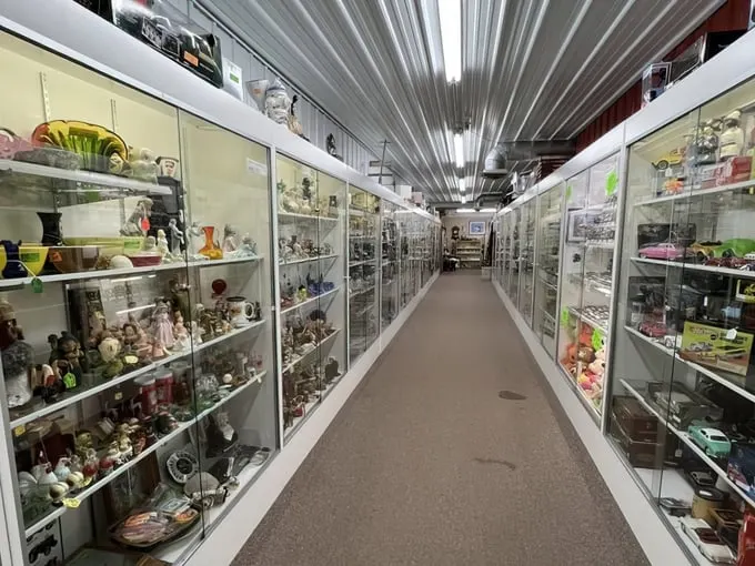 Wisconsin Dells Antique Mall 3