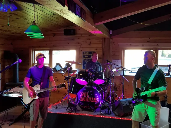 Woodtick Inn 5
