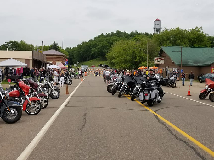 Woodtick Inn 9