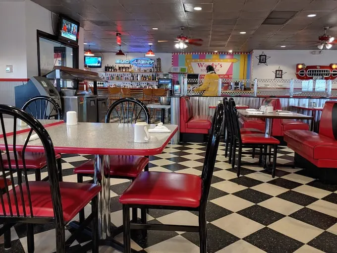 Woody's 50's Diner 2