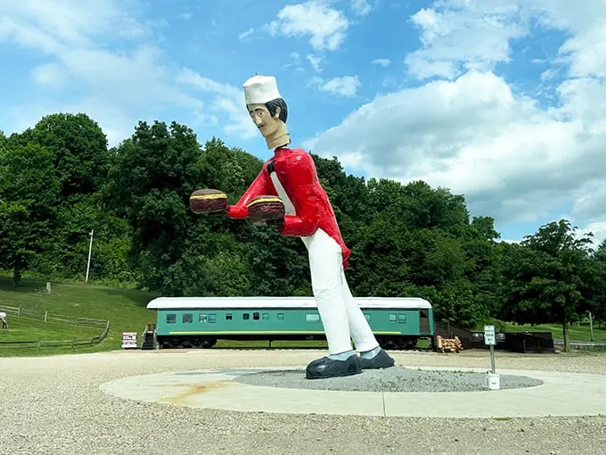 World's Largest Bobblehead 3
