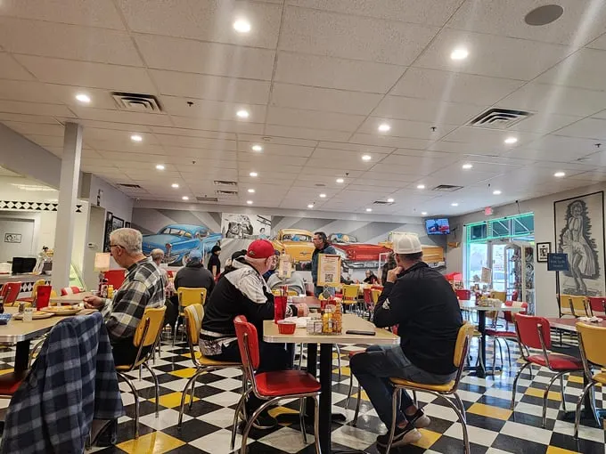 Ze's Diner Prior Lake 6